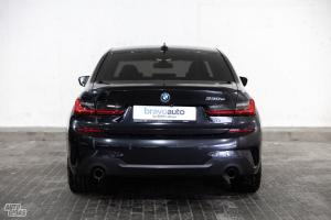 Black BMW 330 2021 in Vilnius, with an engine capacity of 2.00 L and mileage of 119 thousand km for 32752 €, photo 13 on AUTOMOTO.COM.LV