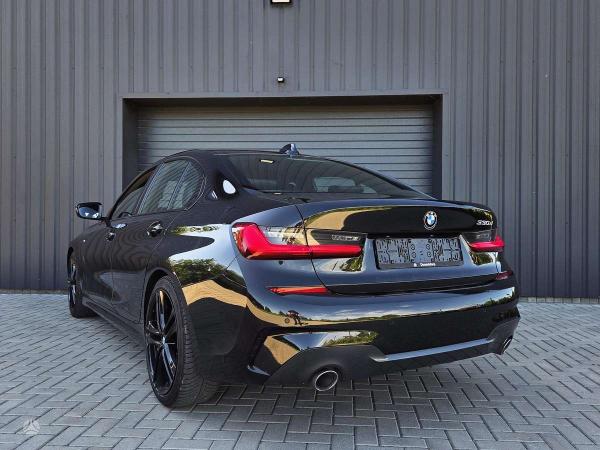 Melns BMW 330 2021 Kauņa, ar dzinēja tilpumu 3.00 L un nobraukumu 198 tūkst. km par 25350 €, foto 2 vietnē AUTOMOTO.COM.LV