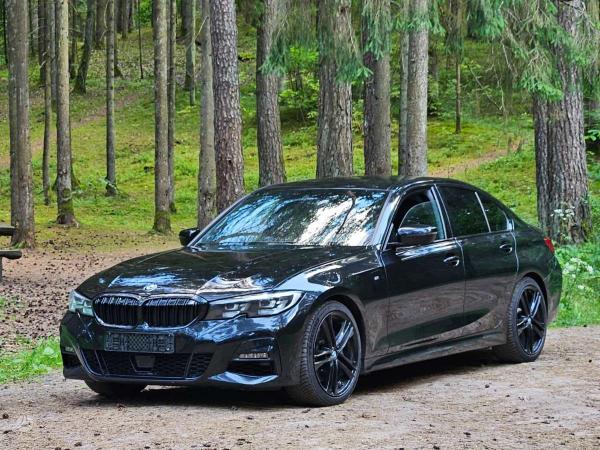 Melns BMW 330 2021 Kauņa, ar dzinēja tilpumu 3.00 L un nobraukumu 198 tūkst. km par 25450 €, foto  vietnē AUTOMOTO.COM.LV