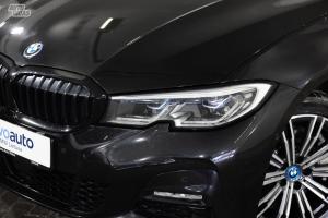 Black BMW 330 2021 in Vilnius, with an engine capacity of 2.00 L and mileage of 119 thousand km for 30556 €, photo 7 on AUTOMOTO.COM.LV