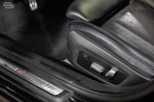 Black BMW 330 2021 in Vilnius, with an engine capacity of 2.00 L and mileage of 119 thousand km for 30556 €, photo 29 on AUTOMOTO.COM.LV