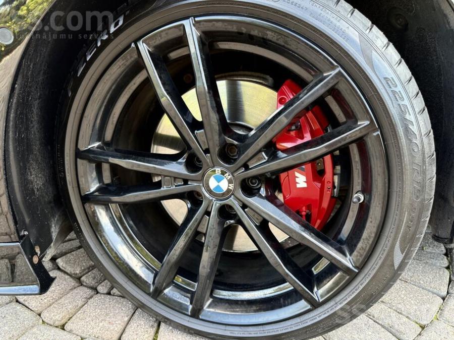 Black BMW 330 2021 in Bauska, with an engine capacity of 3.00 L and mileage of 48 thousand km for 35777 €, photo 6 on AUTOMOTO.COM.LV