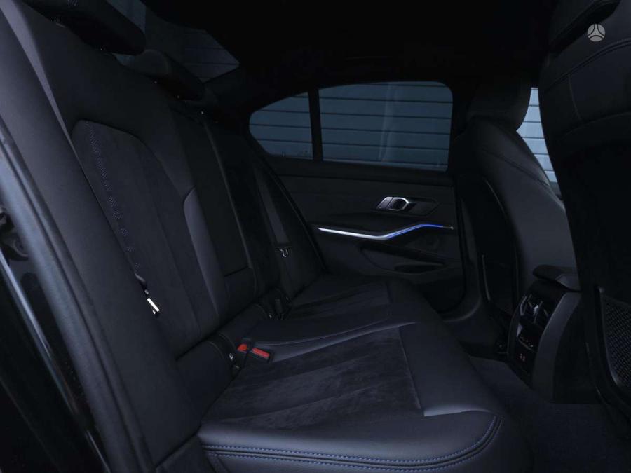 Black BMW 330 2021 in Kaunas, with an engine capacity of 3.00 L and mileage of 198 thousand km for 25650 €, photo 17 on AUTOMOTO.COM.LV