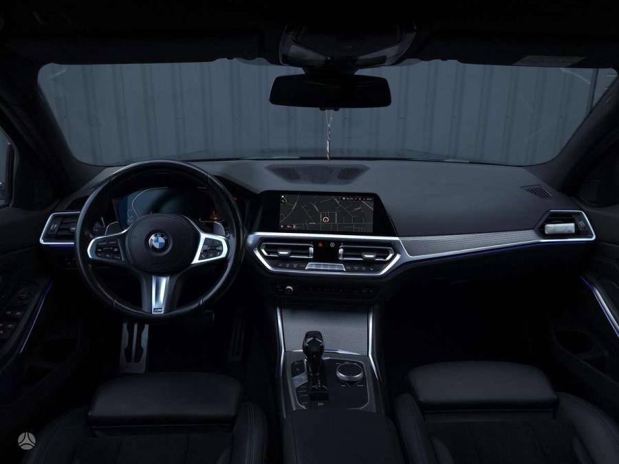 Black BMW 330 2021 in Kaunas, with an engine capacity of 3.00 L and mileage of 198 thousand km for 25650 €, photo 22 on AUTOMOTO.COM.LV
