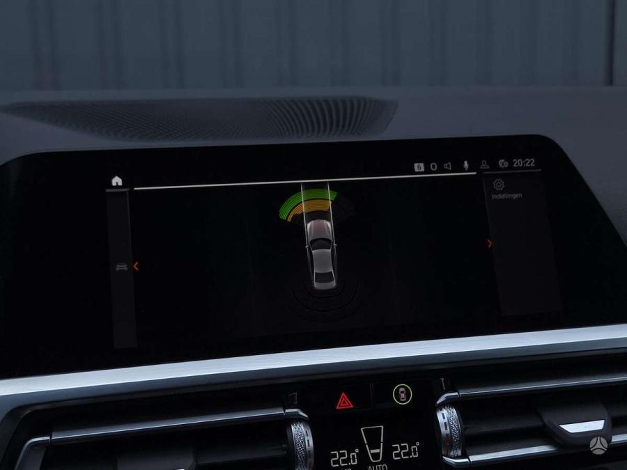 Black BMW 330 2021 in Kaunas, with an engine capacity of 3.00 L and mileage of 198 thousand km for 25650 €, photo 23 on AUTOMOTO.COM.LV
