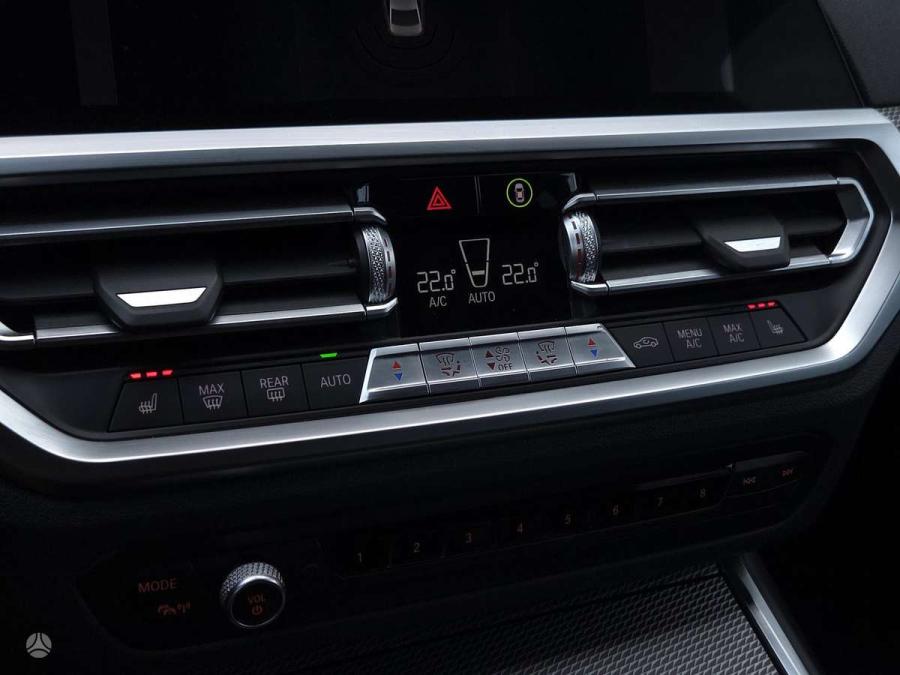 Black BMW 330 2021 in Kaunas, with an engine capacity of 3.00 L and mileage of 198 thousand km for 25650 €, photo 26 on AUTOMOTO.COM.LV
