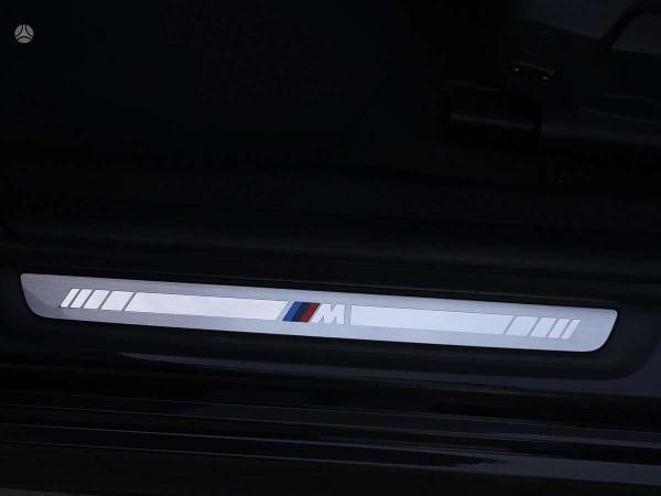 Black BMW 330 2021 in Kaunas, with an engine capacity of 3.00 L and mileage of 198 thousand km for 25650 €, photo 11 on AUTOMOTO.COM.LV