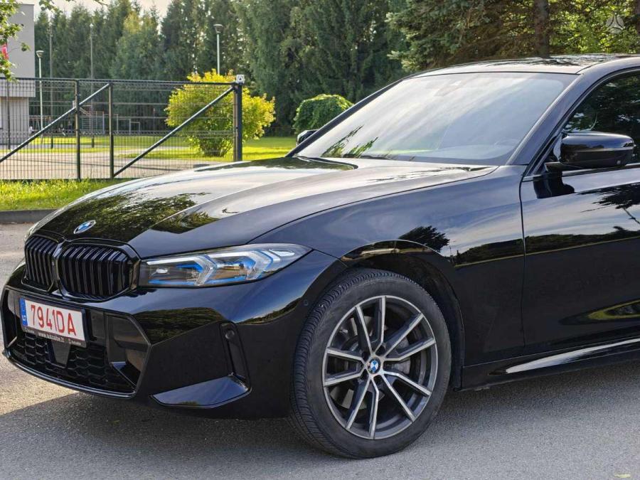 Black BMW 330 2021 in Plunge, with an engine capacity of 2.00 L and mileage of 95 thousand km for 24000 €, photo 5 on AUTOMOTO.COM.LV