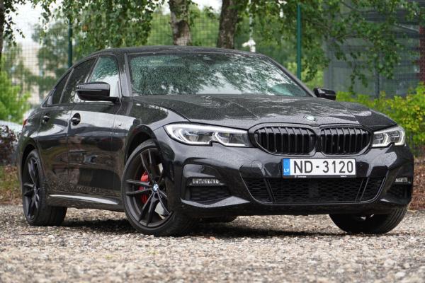 Black BMW 330 2022 in Riga, with an engine capacity of 2.00 L and mileage of 70 thousand km for 37990 €, photo 1 on AUTOMOTO.COM.LV