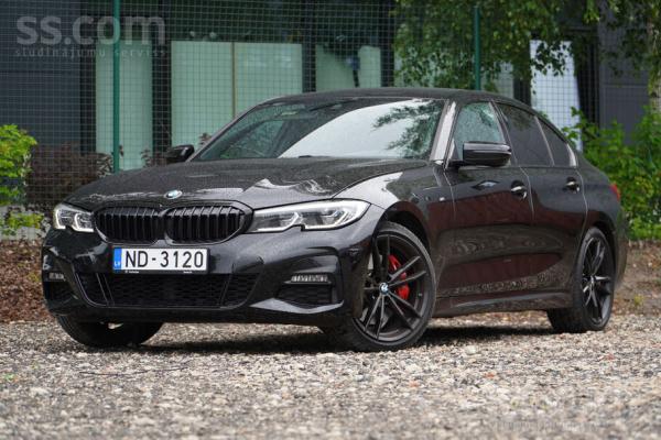 Black BMW 330 2022 in Riga, with an engine capacity of 2.00 L and mileage of 70 thousand km for 37990 €, photo 4 on AUTOMOTO.COM.LV