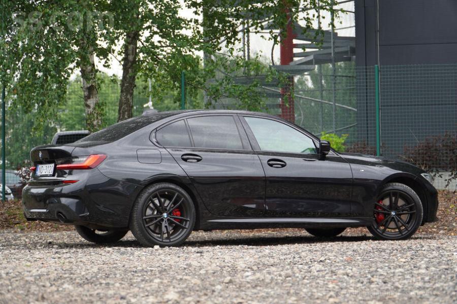 Black BMW 330 2022 in Riga, with an engine capacity of 2.00 L and mileage of 70 thousand km for 37990 €, photo 10 on AUTOMOTO.COM.LV
