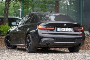 Black BMW 330 2022 in Riga, with an engine capacity of 2.00 L and mileage of 70 thousand km for 37990 €, photo 13 on AUTOMOTO.COM.LV
