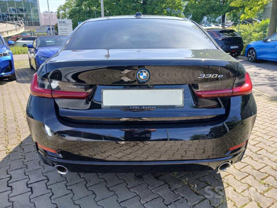 Melns BMW 330 2023 Rīga, ar dzinēja tilpumu 2.00 L un nobraukumu 51 tūkst. km par 33000 €, foto 12 vietnē AUTOMOTO.COM.LV