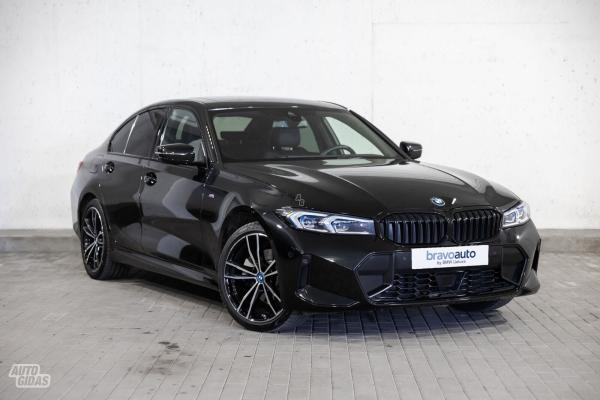 Black BMW 330 2024 in Vilnius, with an engine capacity of 2.00 L and mileage of 29 thousand km for 44991 €, photo 3 on AUTOMOTO.COM.LV