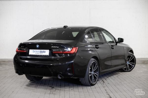 Black BMW 330 2024 in Vilnius, with an engine capacity of 2.00 L and mileage of 29 thousand km for 44991 €, photo 10 on AUTOMOTO.COM.LV