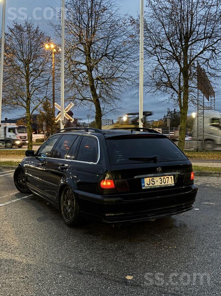 Melns BMW 330 2001 Rīga, ar dzinēja tilpumu 3.00 L un nobraukumu 437 tūkst. km par 3500 €, foto 4 vietnē AUTOMOTO.COM.LV