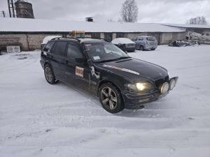 Black BMW 330 2001 in Ignalina, with an engine capacity of 2.93 L and mileage of 435 thousand km for 650 €, photo 2 on AUTOMOTO.COM.LV