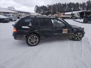 Black BMW 330 2001 in Ignalina, with an engine capacity of 2.93 L and mileage of 435 thousand km for 650 €, photo 3 on AUTOMOTO.COM.LV