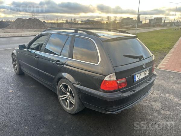Melns BMW 330 2001 Liepāja, ar dzinēja tilpumu 3.00 L un nobraukumu 456 tūkst. km par 2100 €, foto 4 vietnē AUTOMOTO.COM.LV