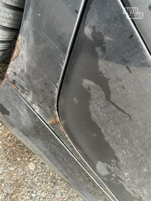 Melns BMW 330 2001 Viļņa, ar dzinēja tilpumu 2.90 L un nobraukumu 290 tūkst. km par 1600 €, foto 6 vietnē AUTOMOTO.COM.LV