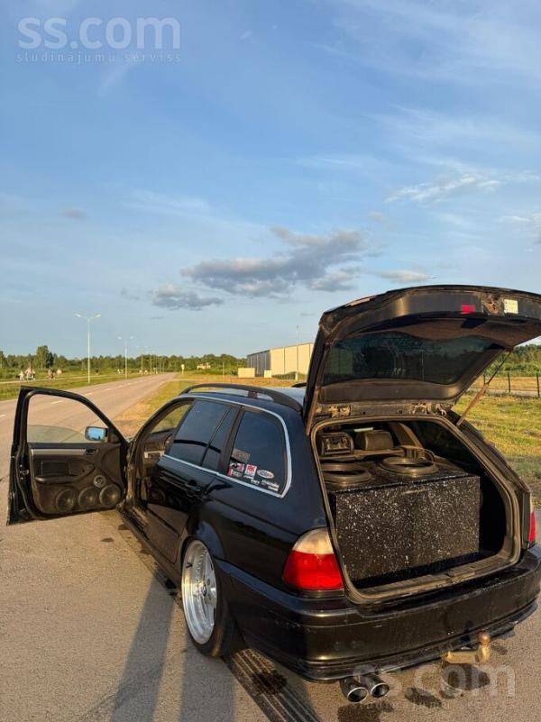 Black BMW 330 2001 in Preili, with an engine capacity of 3.00 L and mileage of 415 thousand km for 5000 €, photo 2 on AUTOMOTO.COM.LV