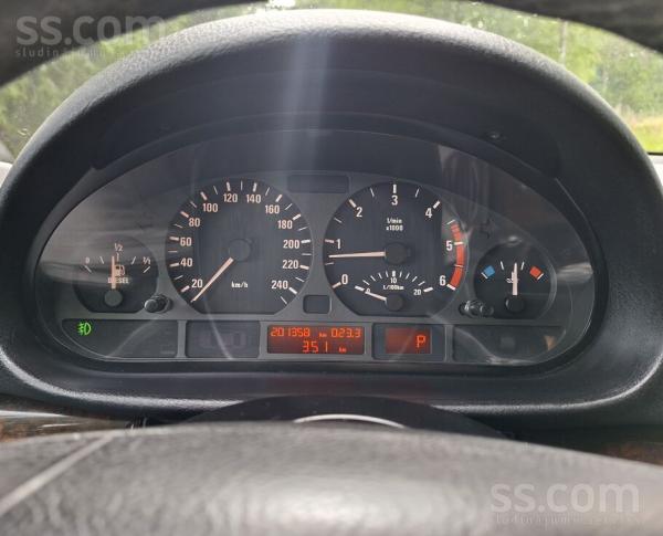Black BMW 330 2001 in Talsi, with an engine capacity of 3.00 L and mileage of 201 thousand km for 2600 €, photo 9 on AUTOMOTO.COM.LV
