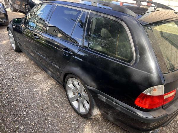 Black BMW 330 2001 in Kaunas, with an engine capacity of 2.98 L and mileage of 430 thousand km for 3500 €, photo 5 on AUTOMOTO.COM.LV