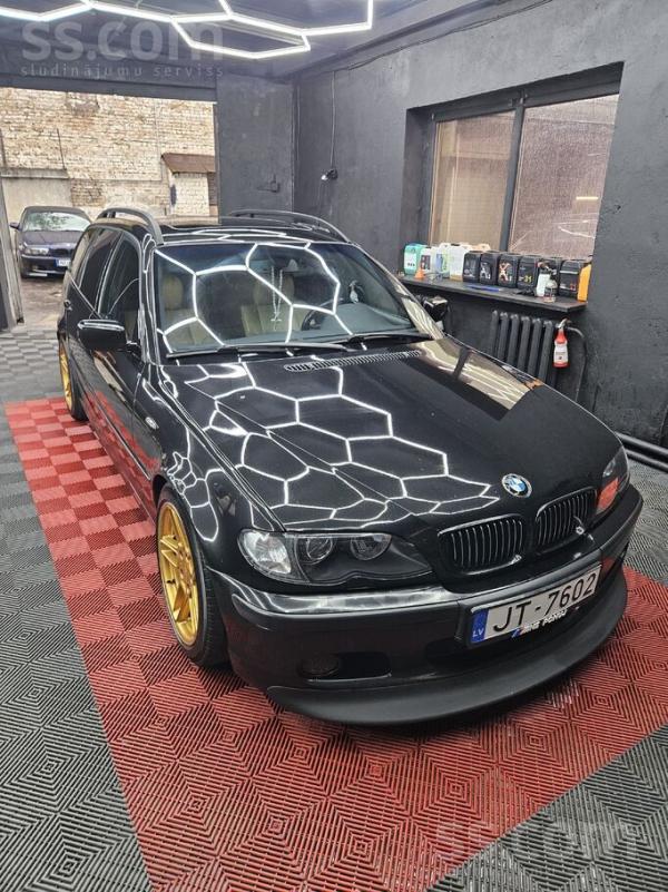 Black BMW 330 2002 in Riga, with an engine capacity of 3.00 L and mileage of 332 thousand km for 2750 €, photo 4 on AUTOMOTO.COM.LV