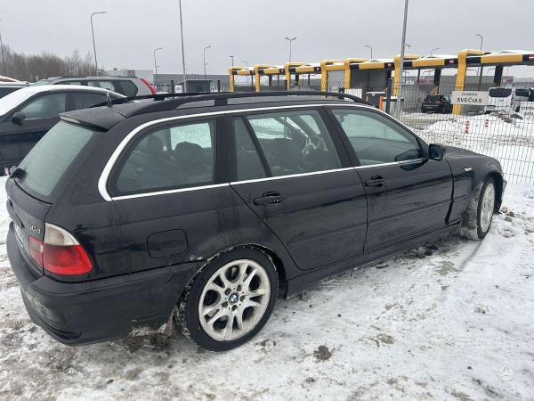 Melns BMW 330 2002 Kauņa, ar dzinēja tilpumu 2.93 L un nobraukumu 413 tūkst. km par 1800 €, foto 2 vietnē AUTOMOTO.COM.LV