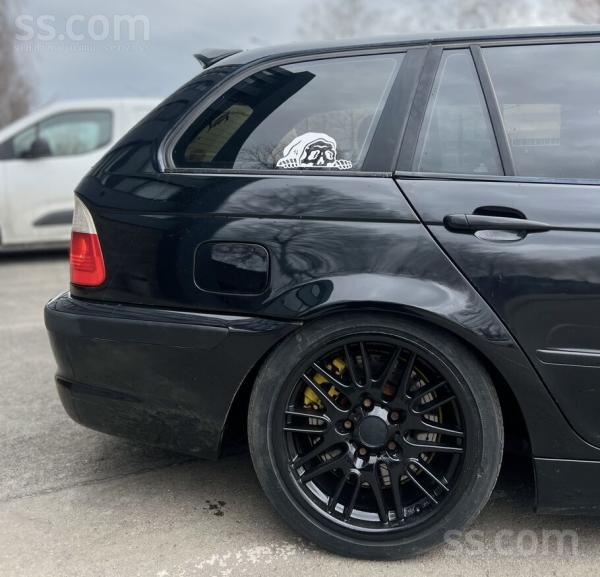 Black BMW 330 2002 in Riga, with an engine capacity of 3.00 L and mileage of 0 thousand km for 2995 €, photo 4 on AUTOMOTO.COM.LV