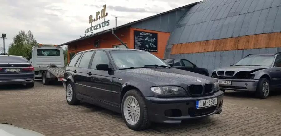 Black BMW 330 2002 in Valmiera, with an engine capacity of 3.00 L and mileage of 480 thousand km for 2200 €, photo 1 on AUTOMOTO.COM.LV