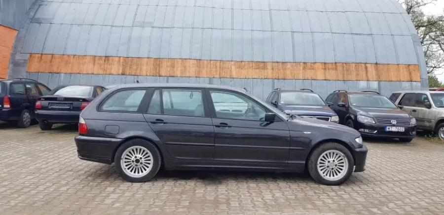 Black BMW 330 2002 in Valmiera, with an engine capacity of 3.00 L and mileage of 480 thousand km for 2200 €, photo 3 on AUTOMOTO.COM.LV