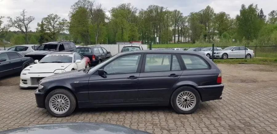 Black BMW 330 2002 in Valmiera, with an engine capacity of 3.00 L and mileage of 480 thousand km for 2200 €, photo 7 on AUTOMOTO.COM.LV