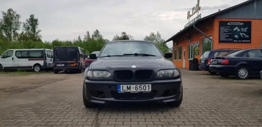 Black BMW 330 2002 in Valmiera, with an engine capacity of 3.00 L and mileage of 480 thousand km for 2200 €, photo 9 on AUTOMOTO.COM.LV