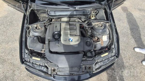 Black BMW 330 2002 in Liepaja, with an engine capacity of 3.00 L and mileage of 462 thousand km for 2500 €, photo 6 on AUTOMOTO.COM.LV