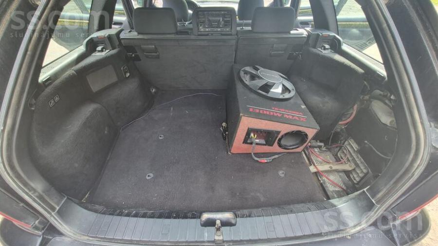 Melns BMW 330 2002 Liepāja, ar dzinēja tilpumu 3.00 L un nobraukumu 462 tūkst. km par 2500 €, foto 12 vietnē AUTOMOTO.COM.LV