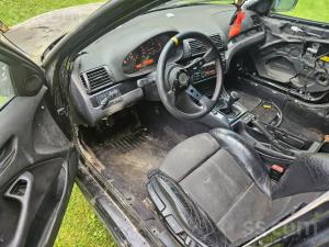 Black BMW 330 2002 in Valka, with an engine capacity of 3.00 L and mileage of 427 thousand km for 850 €, photo 8 on AUTOMOTO.COM.LV