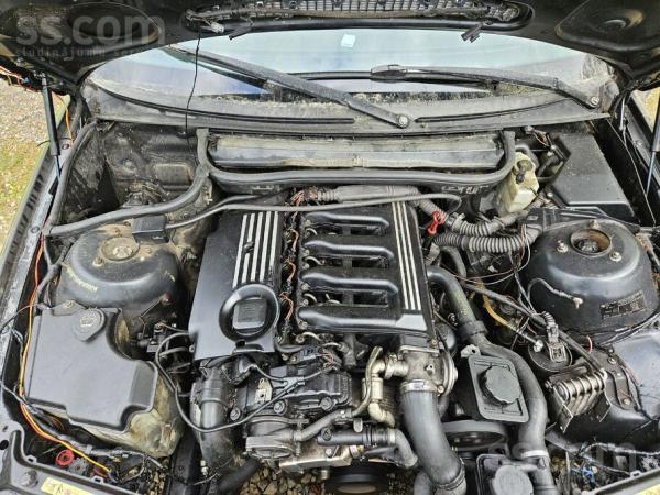 Black BMW 330 2002 in Valka, with an engine capacity of 3.00 L and mileage of 427 thousand km for 850 €, photo 9 on AUTOMOTO.COM.LV