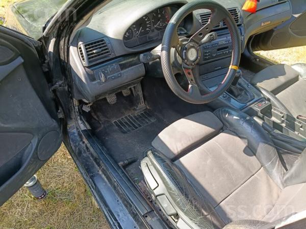 Melns BMW 330 2002 Rīga, ar dzinēja tilpumu 3.00 L un nobraukumu 427 tūkst. km par 800 €, foto 7 vietnē AUTOMOTO.COM.LV