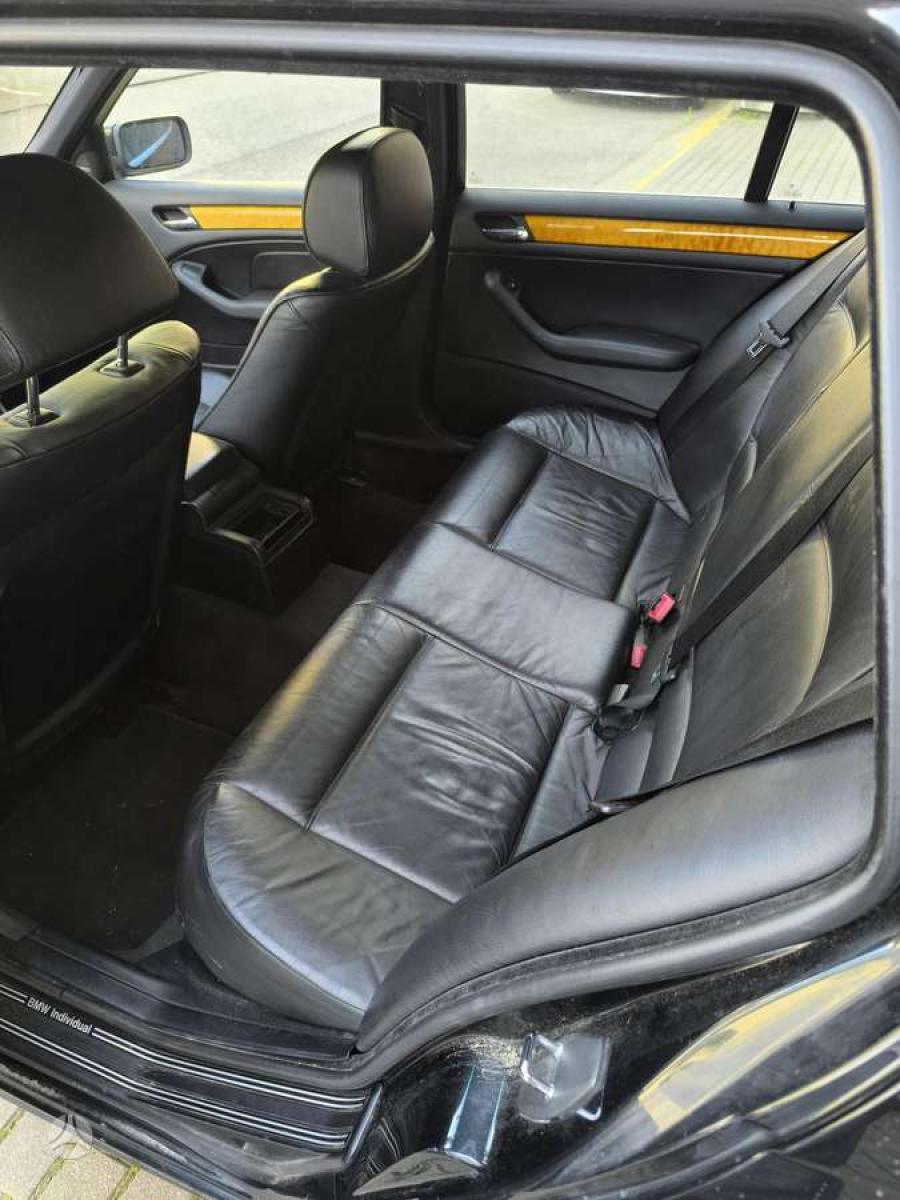 Black BMW 330 2002 in Vilnius, with an engine capacity of 3.00 L and mileage of 387 thousand km for 1700 €, photo 9 on AUTOMOTO.COM.LV