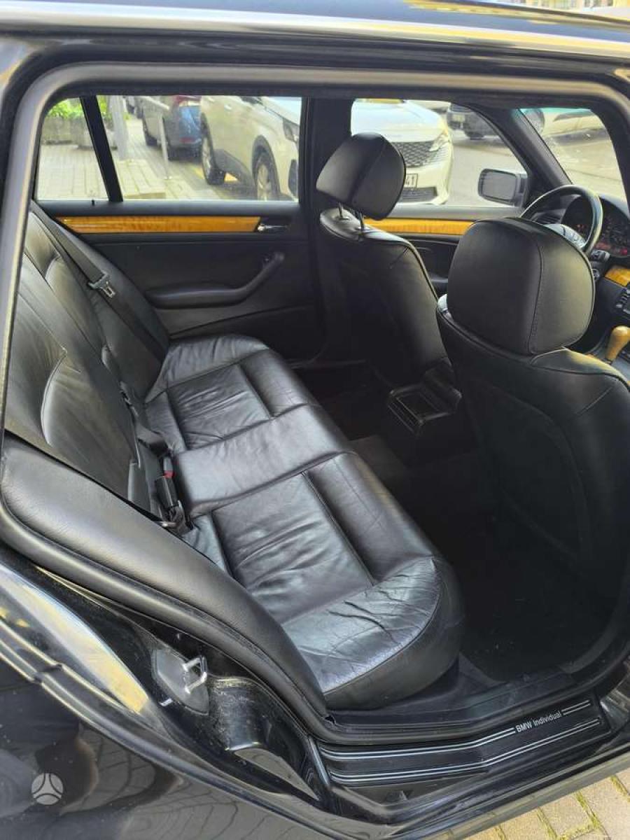 Black BMW 330 2002 in Vilnius, with an engine capacity of 3.00 L and mileage of 387 thousand km for 1700 €, photo 10 on AUTOMOTO.COM.LV
