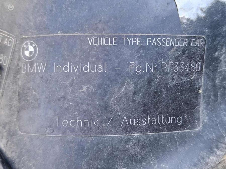 Black BMW 330 2002 in Vilnius, with an engine capacity of 3.00 L and mileage of 387 thousand km for 1700 €, photo 15 on AUTOMOTO.COM.LV
