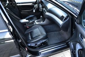 Black BMW 330 2002 in Riga, with an engine capacity of 3.00 L and mileage of 228 thousand km for 3300 €, photo 12 on AUTOMOTO.COM.LV