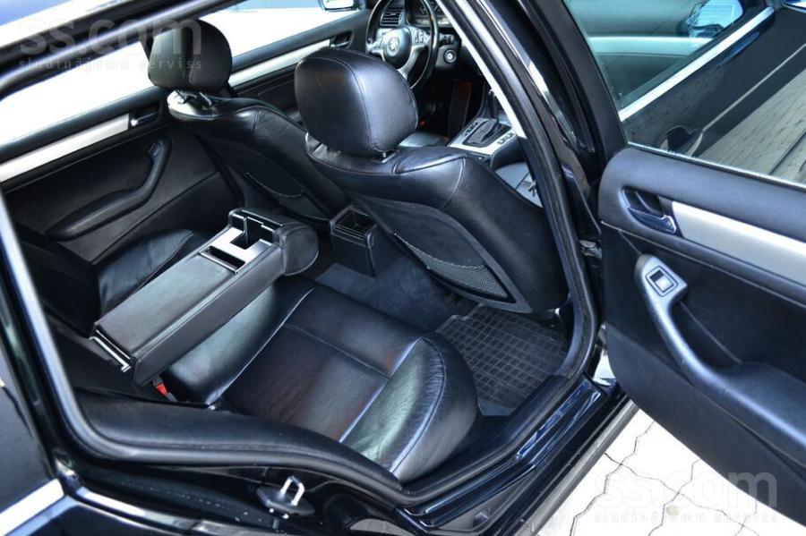 Black BMW 330 2002 in Riga, with an engine capacity of 3.00 L and mileage of 228 thousand km for 3300 €, photo 13 on AUTOMOTO.COM.LV