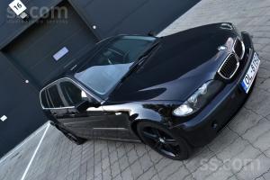 Black BMW 330 2002 in Riga, with an engine capacity of 3.00 L and mileage of 228 thousand km for 3300 €, photo 15 on AUTOMOTO.COM.LV
