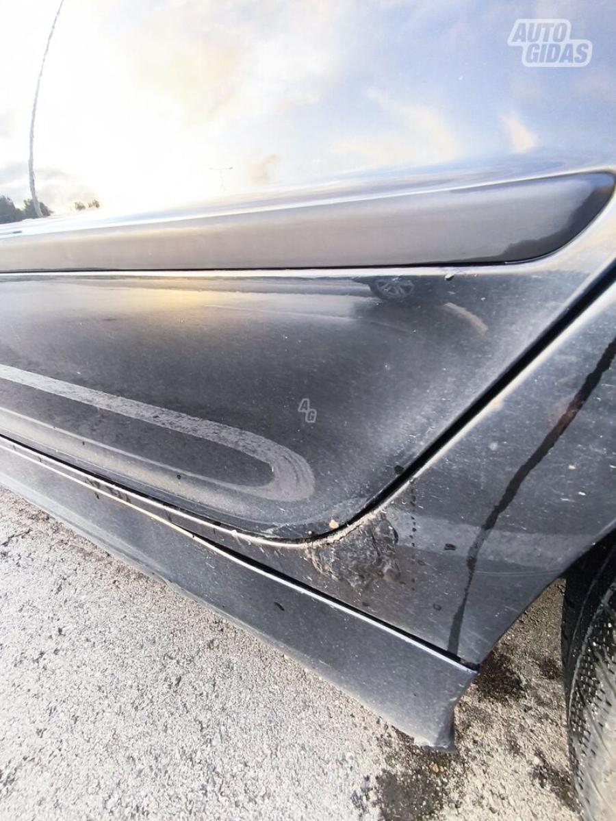 Melns BMW 330 2002 Kauņa, ar dzinēja tilpumu 3.00 L un nobraukumu 481 tūkst. km par 1900 €, foto 10 vietnē AUTOMOTO.COM.LV