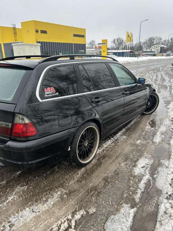 Melns BMW 330 2003 Jonava, ar dzinēja tilpumu 2.99 L un nobraukumu 379 tūkst. km par 2000 €, foto 2 vietnē AUTOMOTO.COM.LV