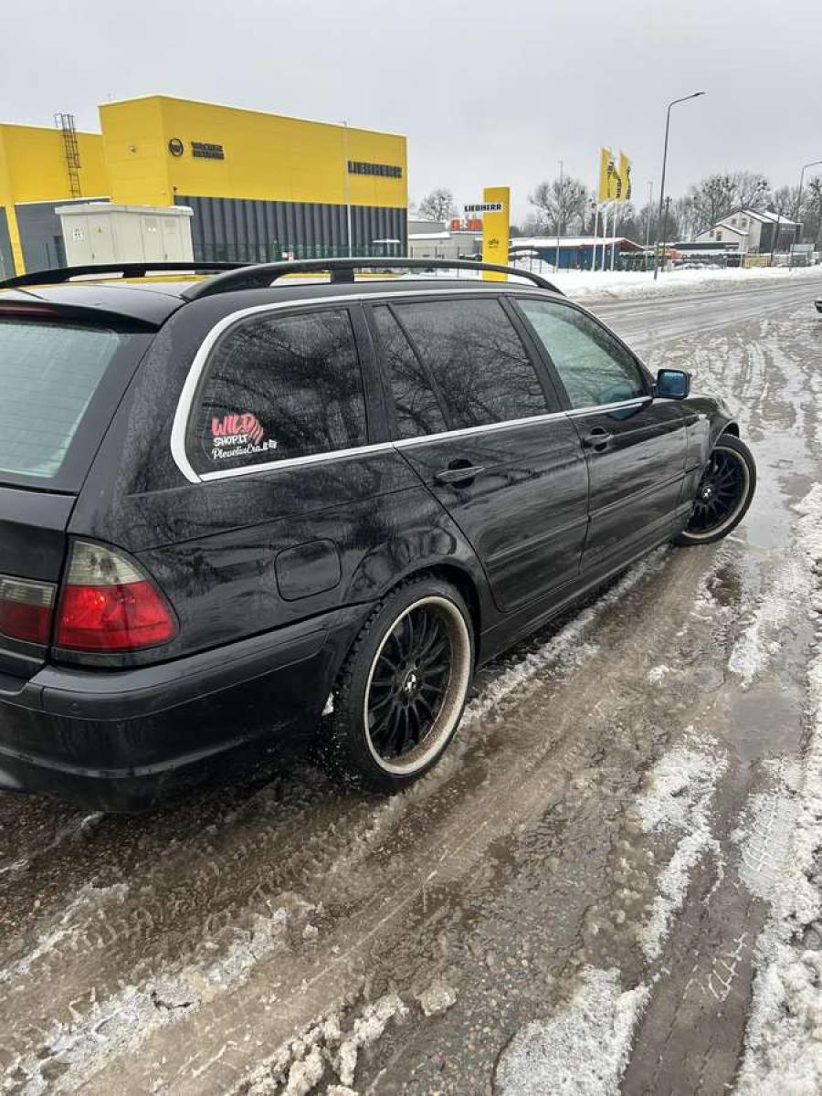 Black BMW 330 2003 in Jonava, with an engine capacity of 2.99 L and mileage of 379 thousand km for 2000 €, photo 2 on AUTOMOTO.COM.LV