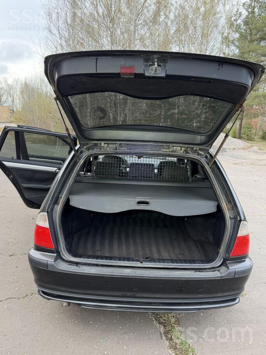 Black BMW 330 2003 in Riga, with an engine capacity of 3.00 L and mileage of 374 thousand km for 2000 €, photo 10 on AUTOMOTO.COM.LV