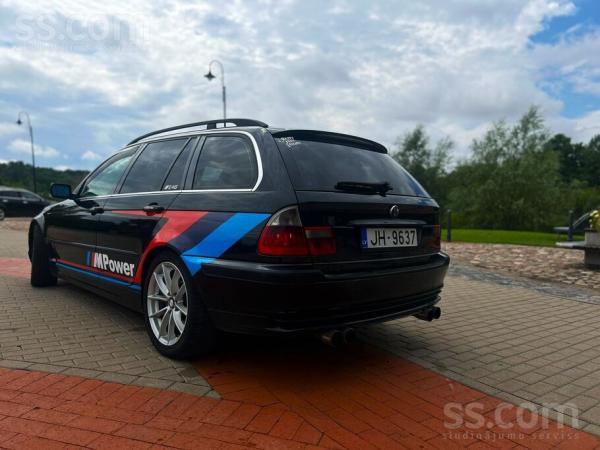 Black BMW 330 2003 in Bauska, with an engine capacity of 3.00 L and mileage of 372 thousand km for 2750 €, photo 7 on AUTOMOTO.COM.LV